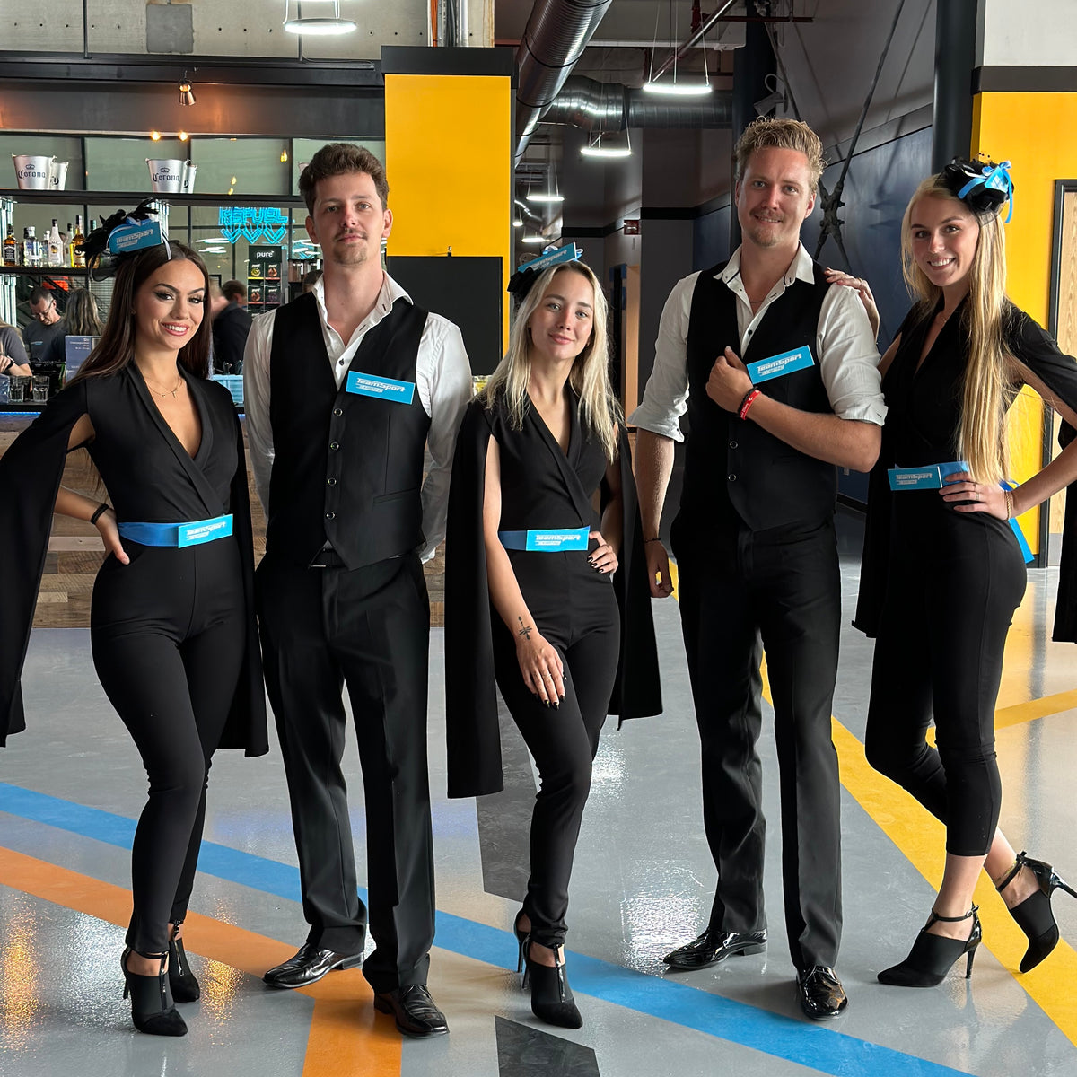 Hostess in black – Studio Foekema